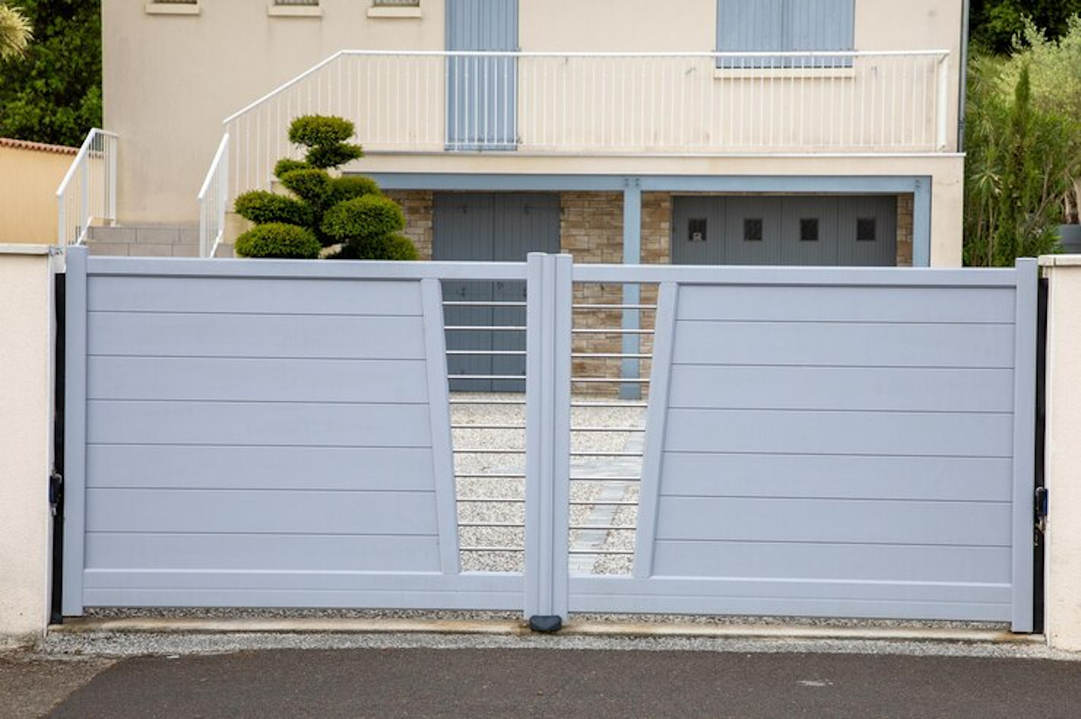 Portails sur mesure et domotique : des solutions intelligentes pour ...
