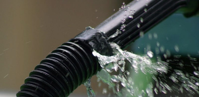 Détection des fuites : trouver une fuite dans le réseau d'eau potable